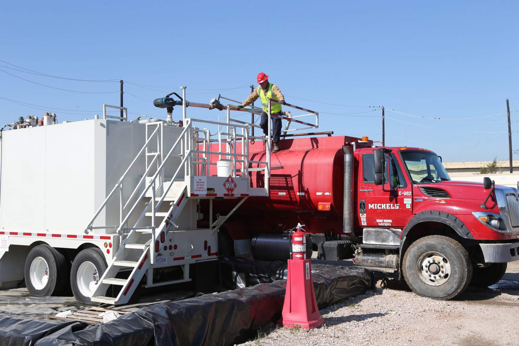 Large Oil Vans – Beard Oil Distributing & Leasing